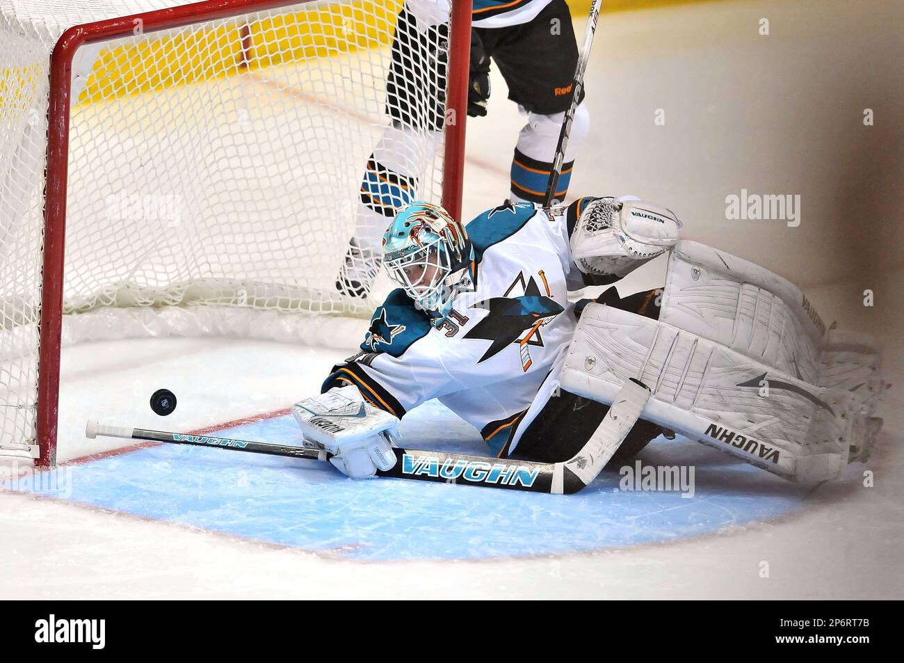 January 4, 2012 Los Angeles, CA.San Jose Sharks goalie Antti Niemi #31 ...