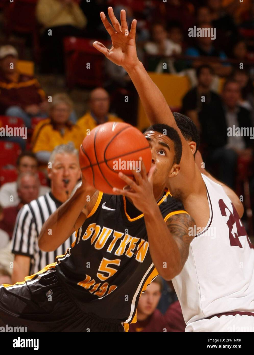 Southern Miss Golden Eagles guard Neil Watson in the first half against ...