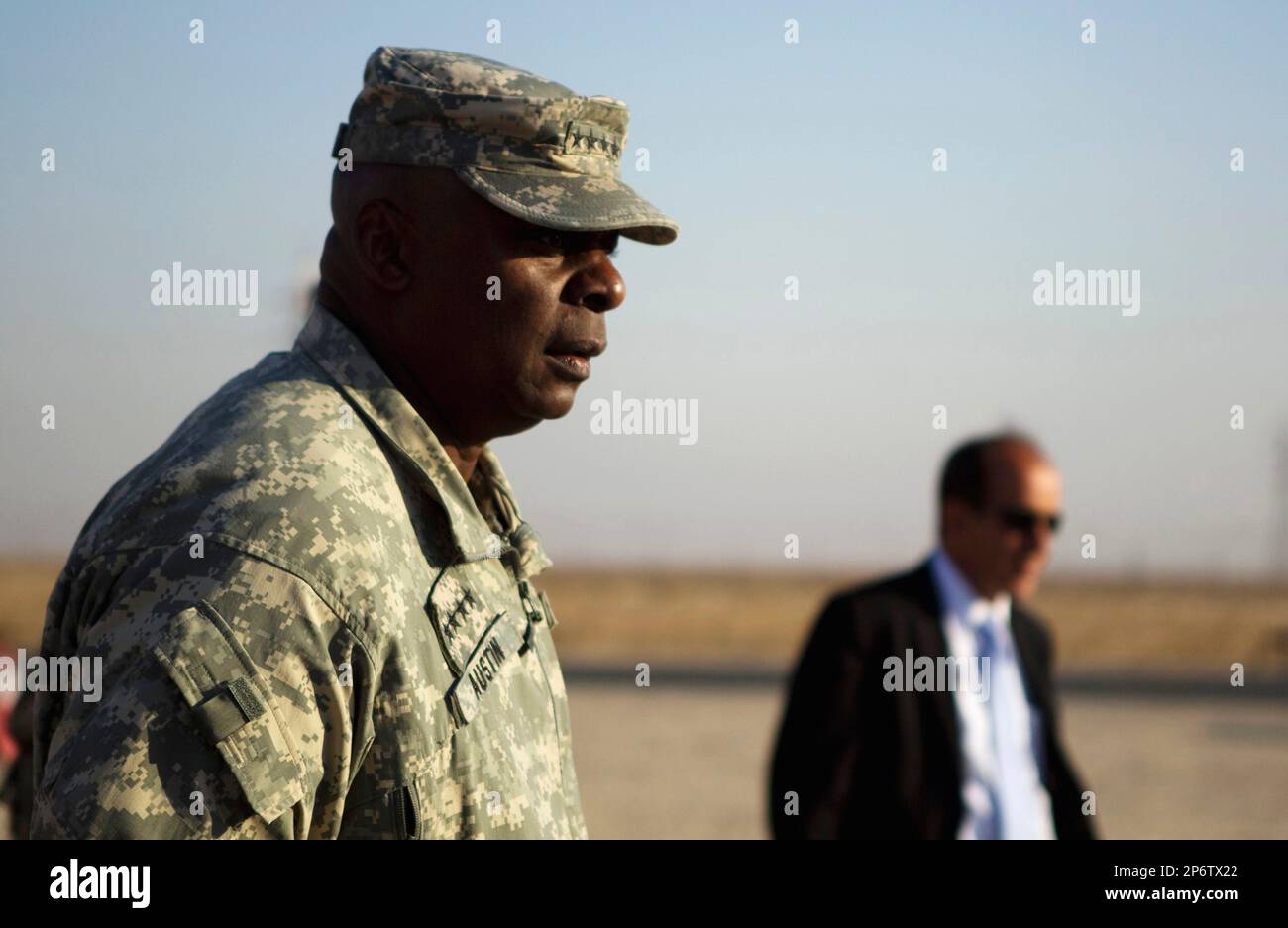 U.S. Army General Lloyd Austin, commander of the U.S. forces in Iraq ...