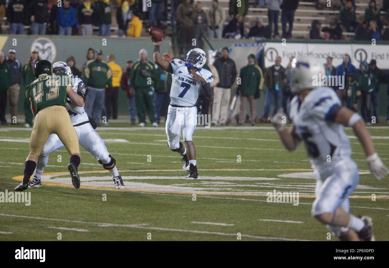 November 26, 2011: Air Force quarterback Tim Jefferson (7) completes a ...