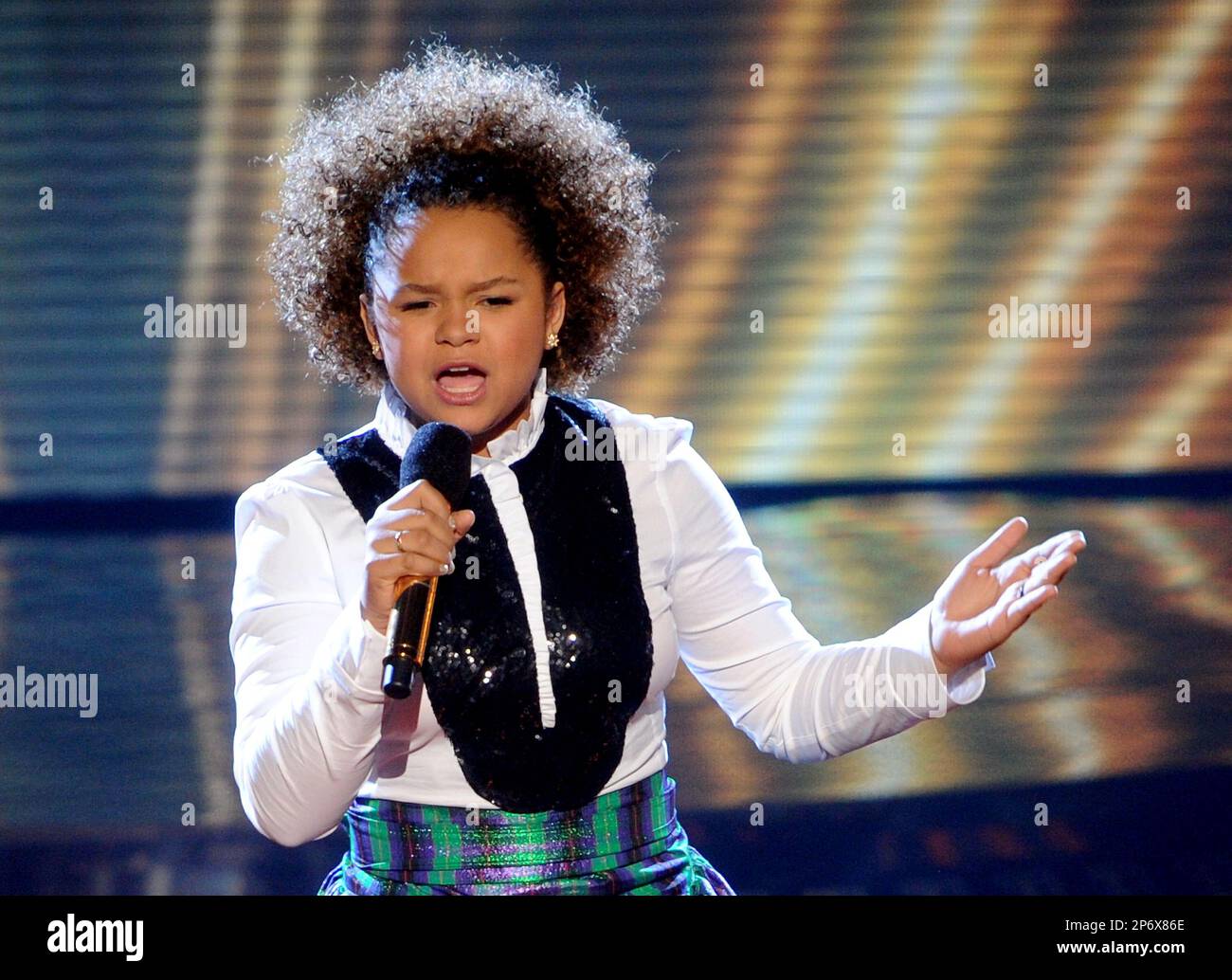 WEST HOLLYWOOD, CA - NOVEMBER 22: Contestant Rachel Crow performs ...