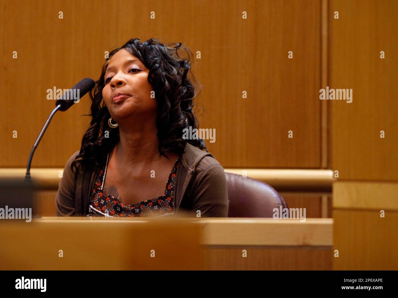 Deneen Sweat testifies during a pretrial hearing in Largo, Fla., for ...