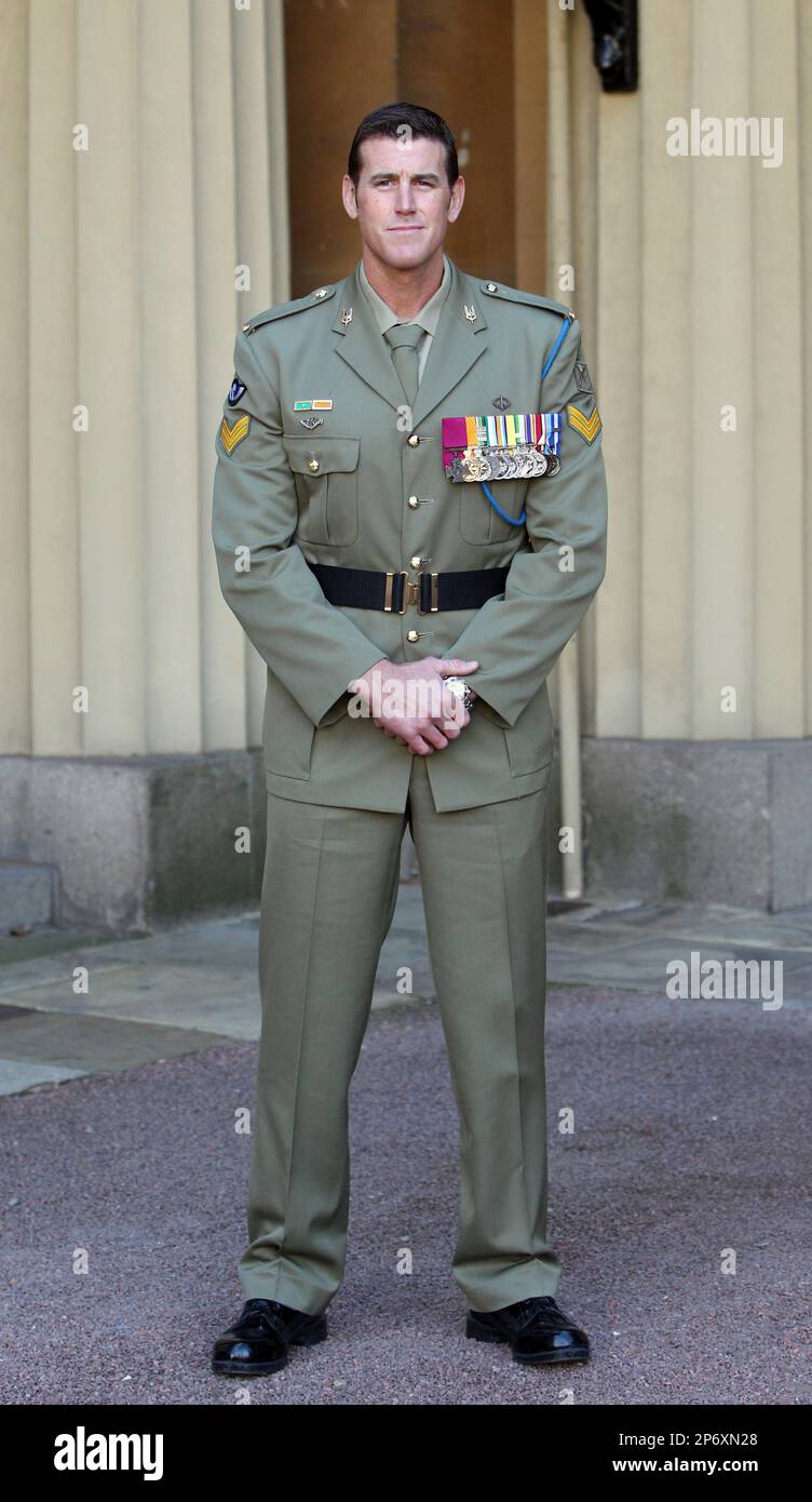 Australian Corporal Benjamin Roberts-Smith at Buckingham Palace, London ...