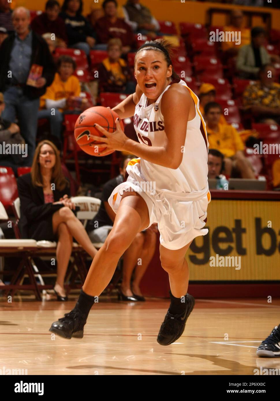 Arizona State Sun Devils guard Alex Earl in the first half against the ...