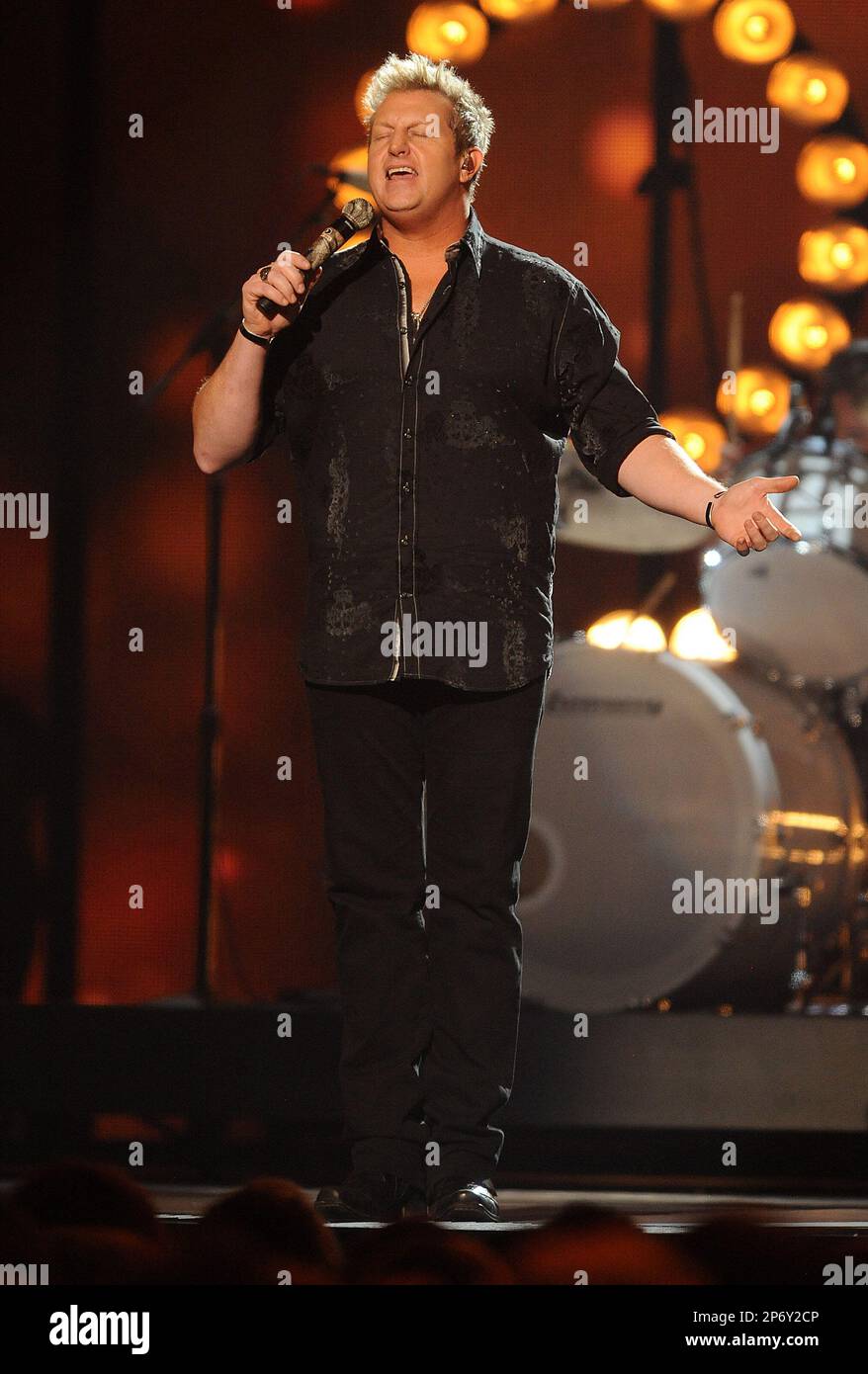 NASHVILLE, TN - NOVEMBER 9: Musician Gary LeVox of Rascal Flatts ...