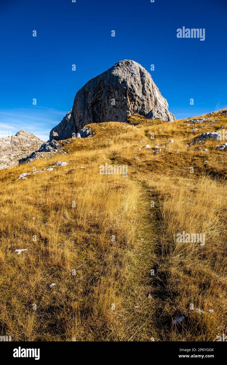Mountain path in high mountains Stock Photo - Alamy