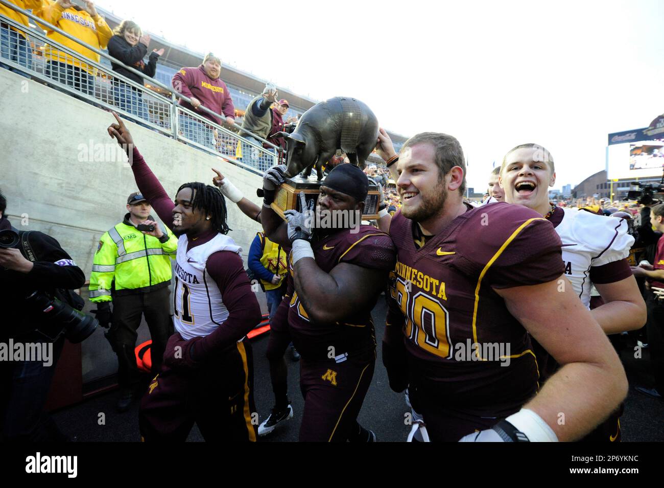 2011 OCT 29: Minnesota's Brandon Kirksey (96, black skull cap) Austin ...