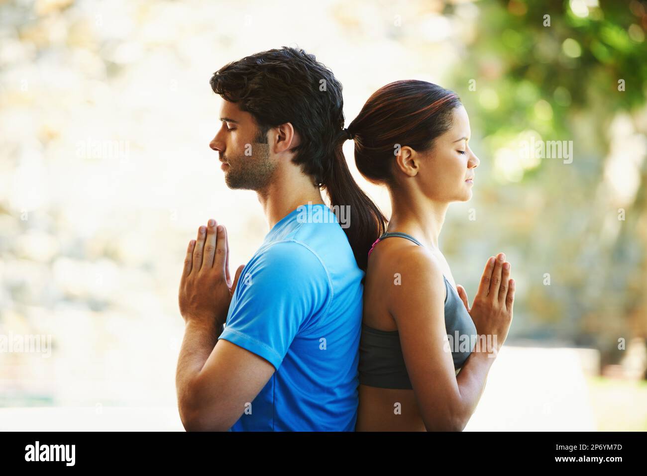 Back view young man doing hi-res stock photography and images - Alamy