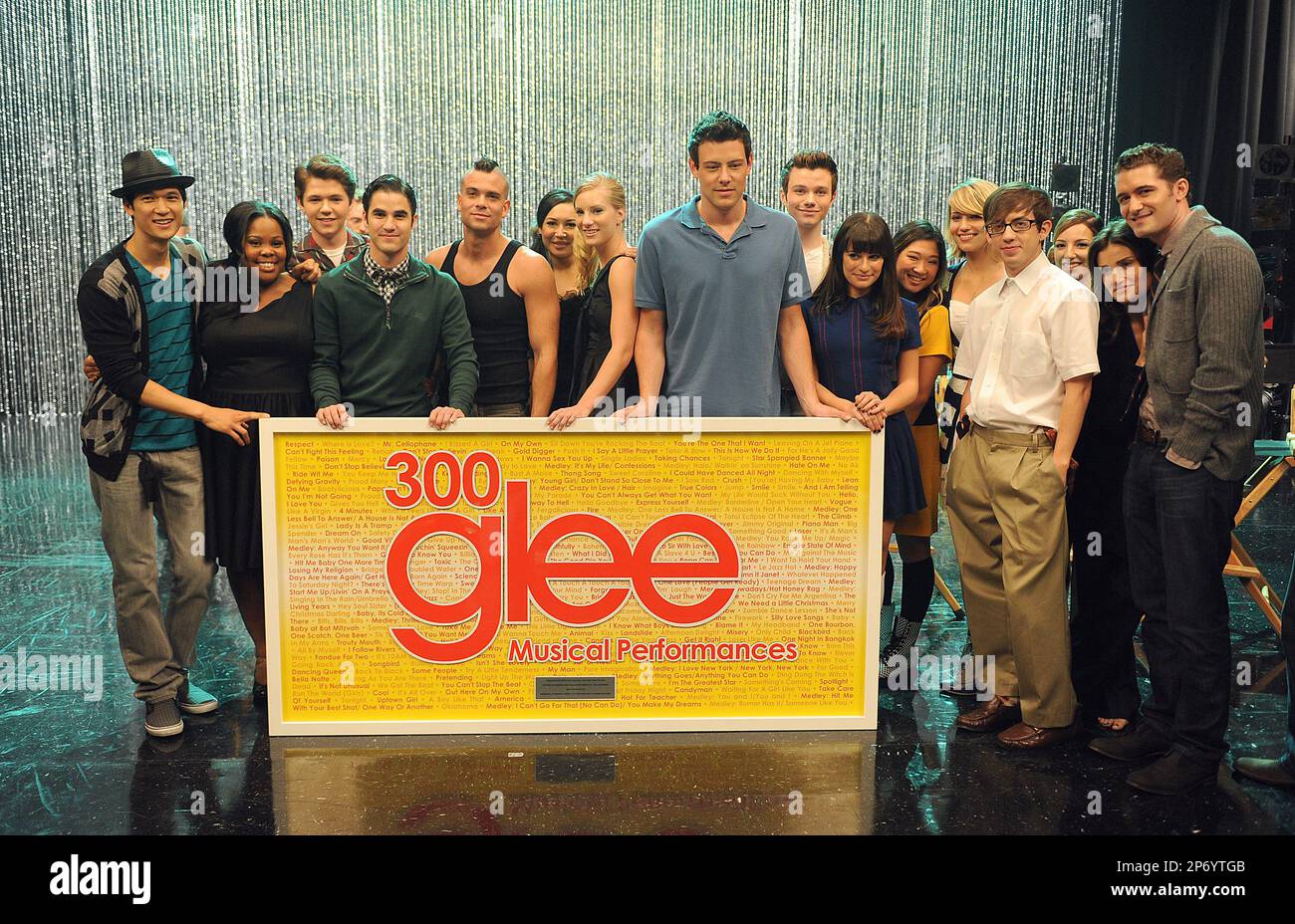 LOS ANGELES, CA - OCTOBER 26: The cast of Glee pose on set for the GLEE ...