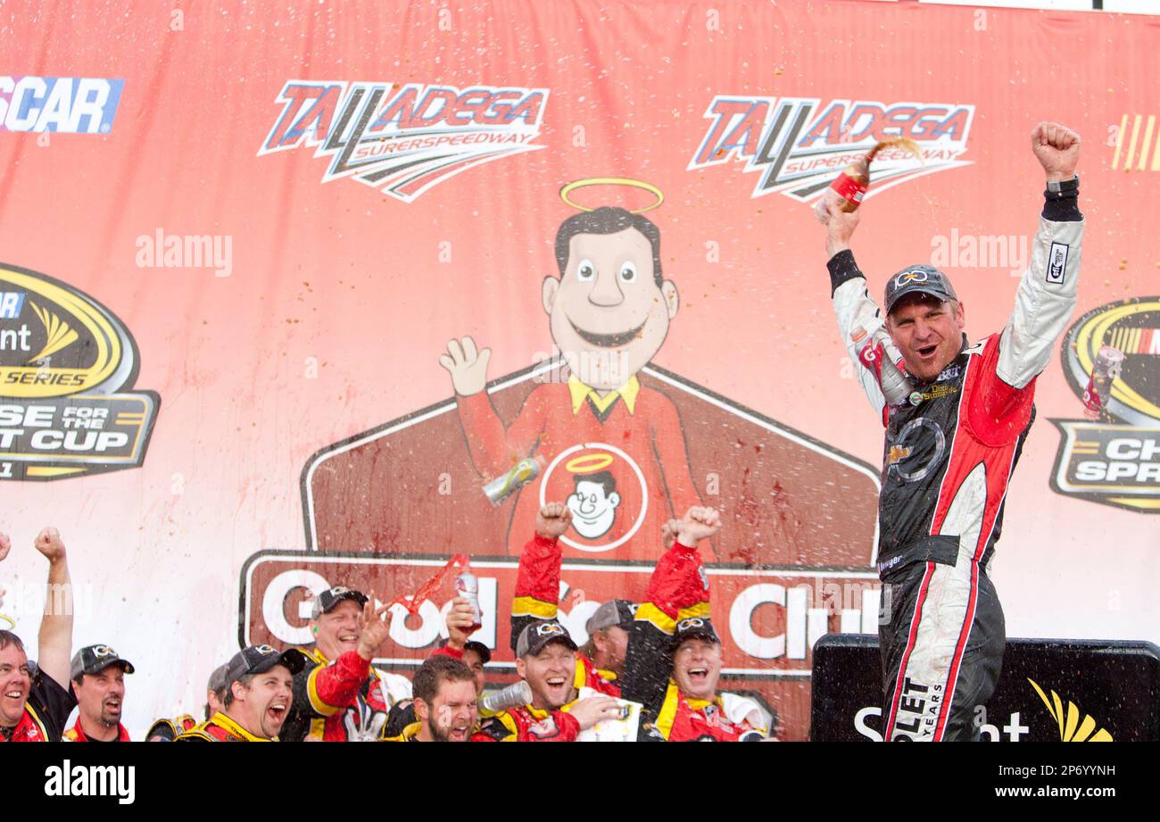 Talladega, AL - OCT 23, 2011: Clint Bowyer (33) wins the Good Sam Club ...