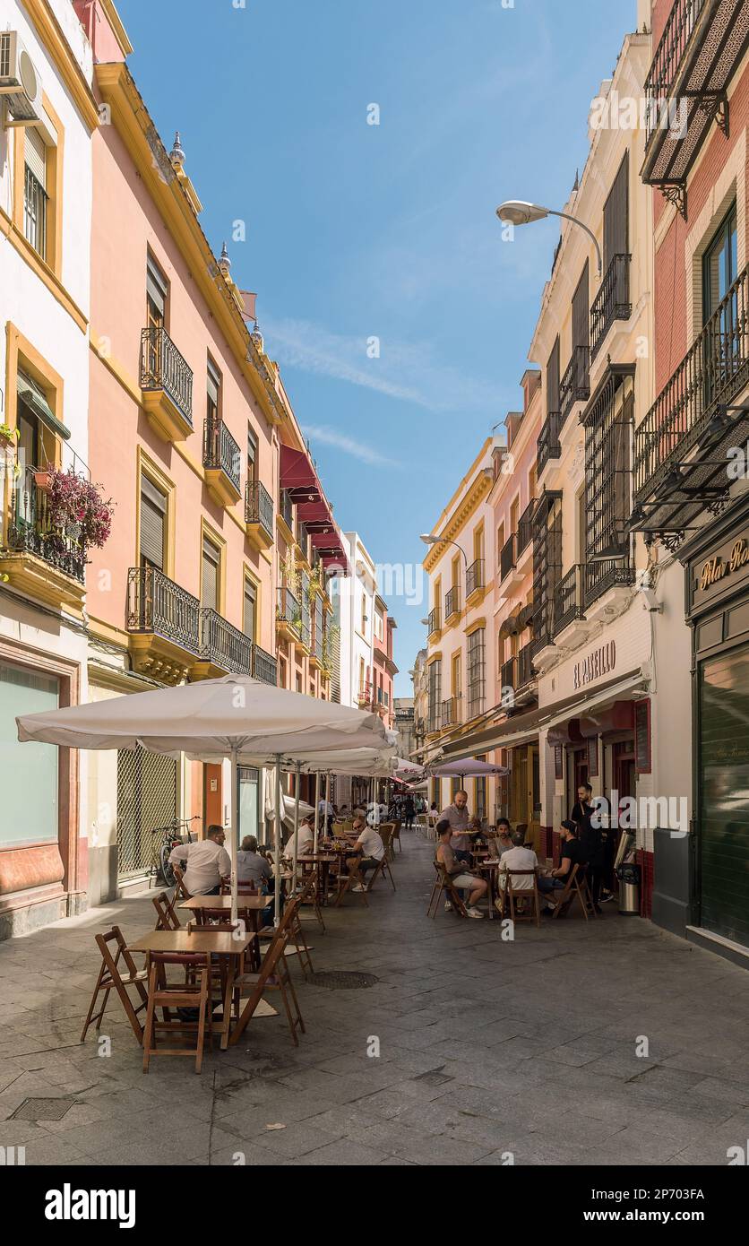 Spain street tourism hi-res stock photography and images - Alamy