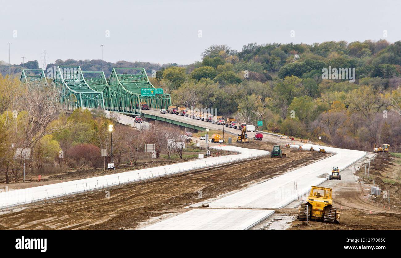Road construction continues on Interstate 680 on the Iowa side of the ...