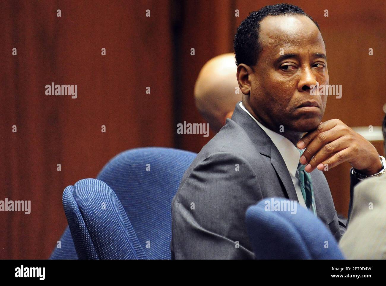 Dr. Conrad Murray looks behind during his involuntary manslaughter ...