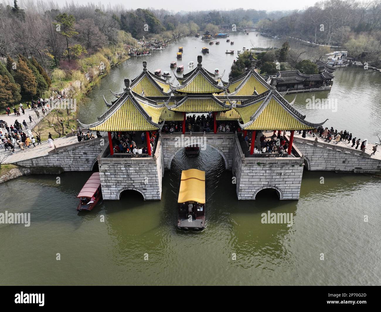 Aerial photo shows all kinds of flowers blooming in Slender West Lake ...