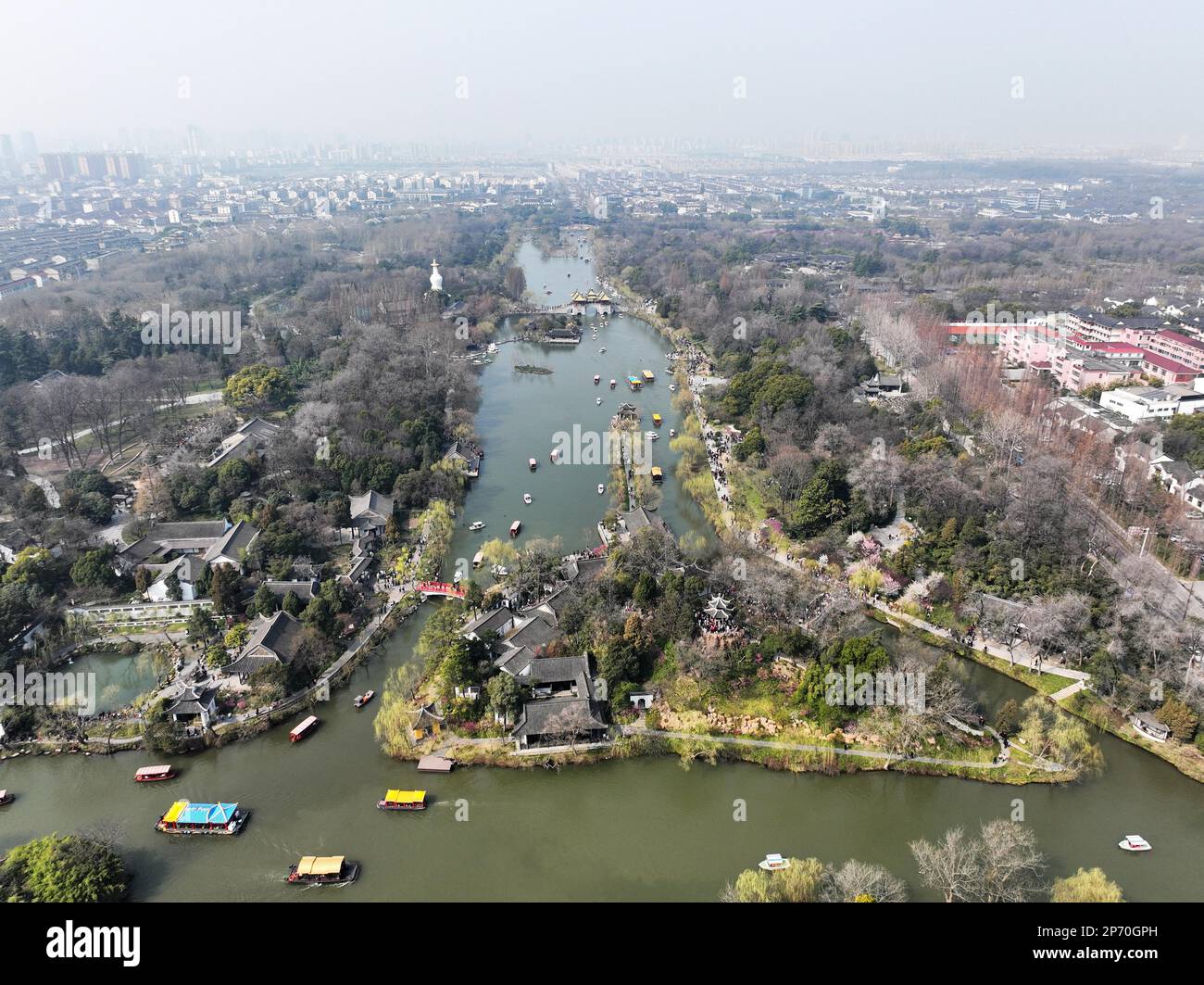 Aerial photo shows all kinds of flowers blooming in Slender West Lake ...