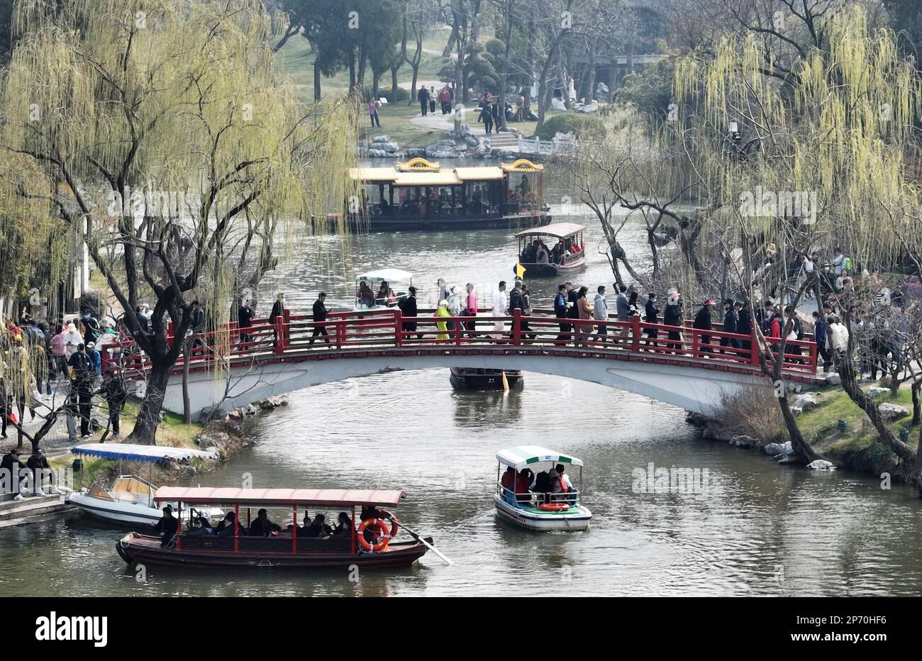 Aerial photo shows all kinds of flowers blooming in Slender West Lake ...
