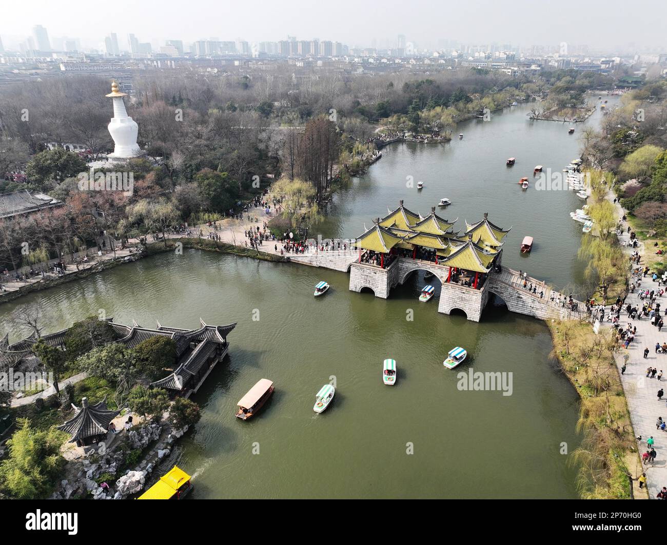 Aerial photo shows all kinds of flowers blooming in Slender West Lake ...