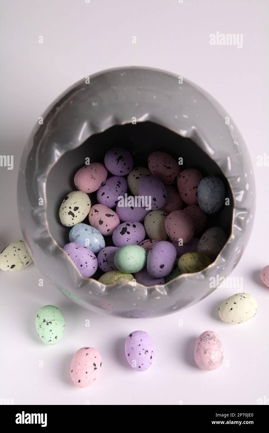 Little large egg hi-res stock photography and images - Alamy