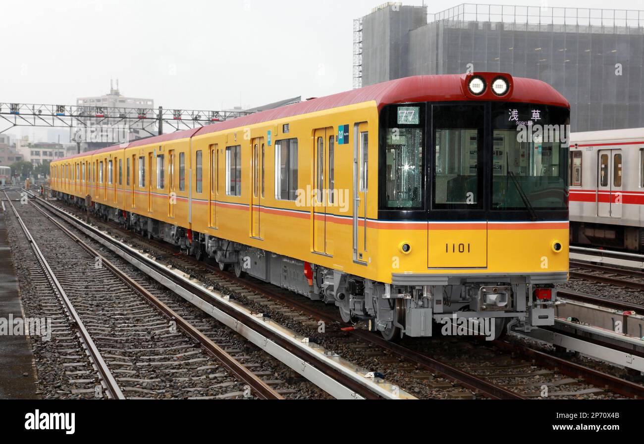 Tokyo Metro unveils a new train for its Ginza Line at the subway ...