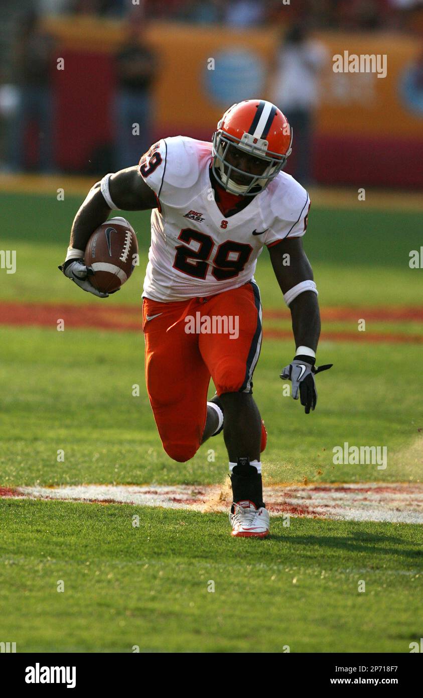 Antwon Bailey of the Syracuse Orange looks to make a player miss verse ...