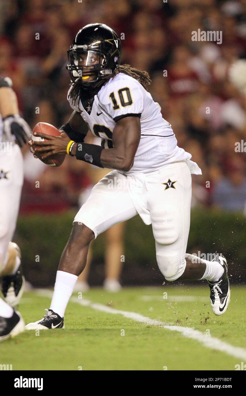 September 24, 2011: Vanderbilt's Larry Smith (10) looks to run during ...