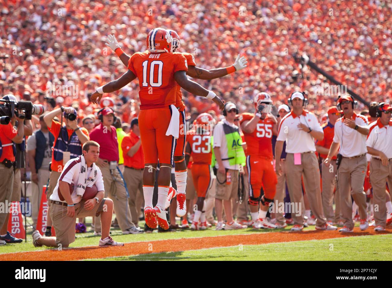 September 24, 2011: Clemson's Tajh Boyd (10) and Roderick McDowell (25 ...