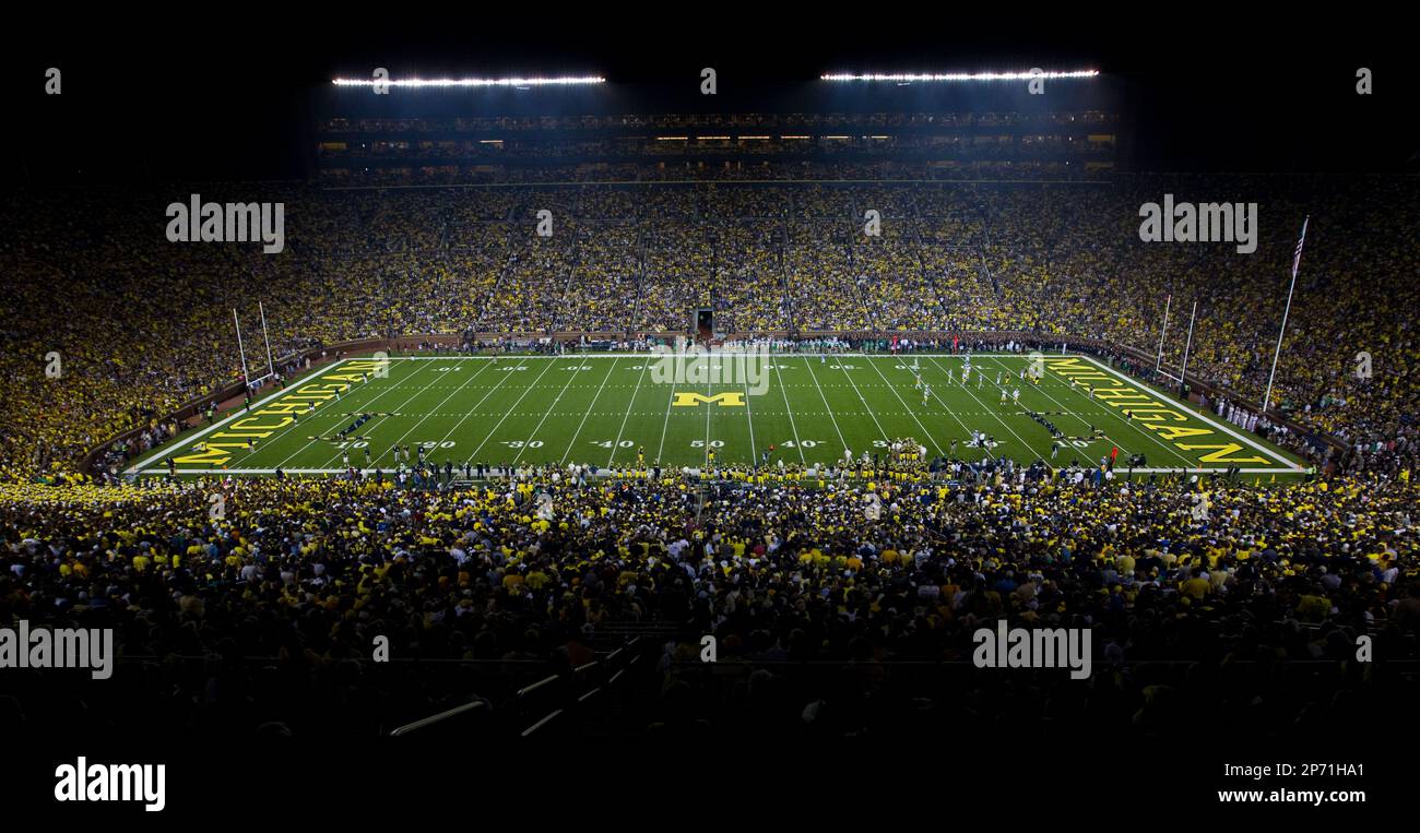 Michagan takes on Notre Dame in the first ever night football game at ...