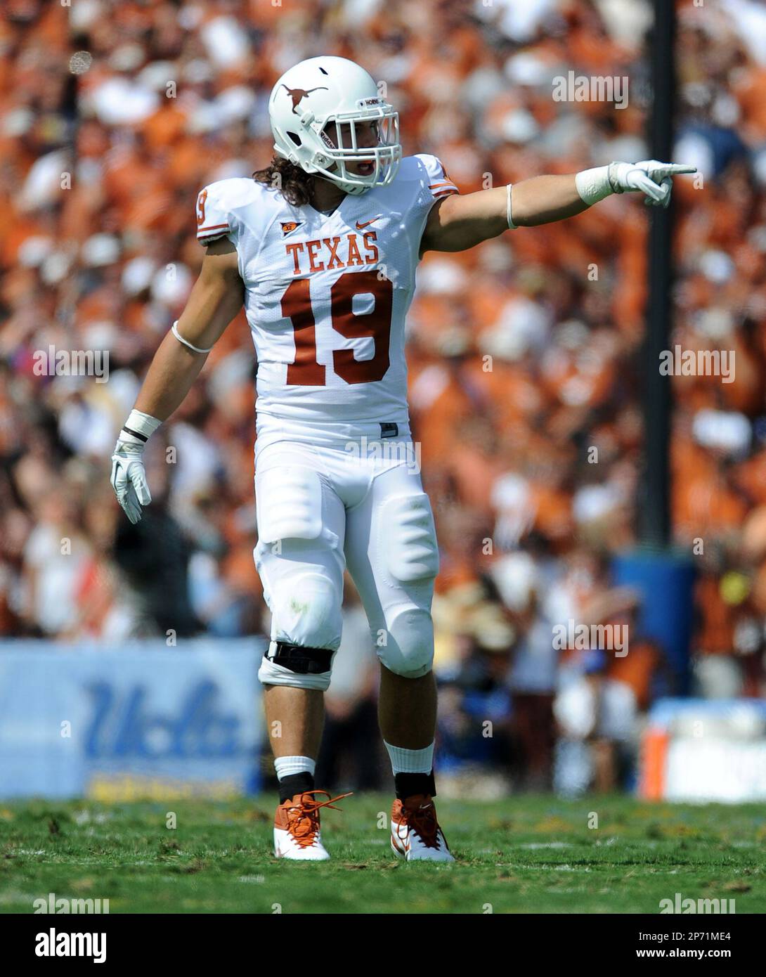 September 17, 2011: Blaine Irby #19 of Texas in action during the NCAA ...