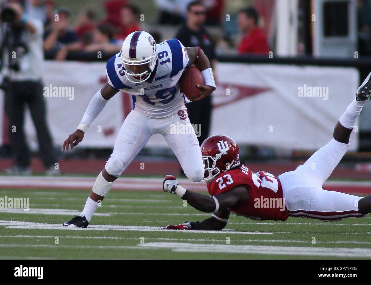 September 17, 2011 - South Carolina State Bulldogs quarterback Derrick ...