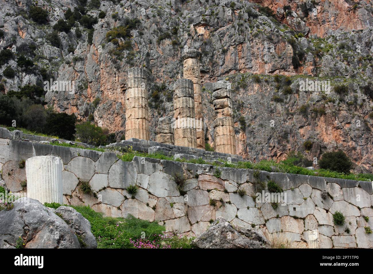 Polygonal wall hi-res stock photography and images - Alamy