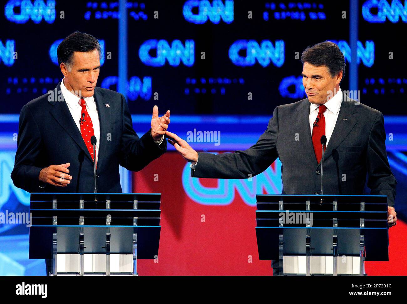 Republican presidential candidates former Massachusetts Gov. Mitt ...