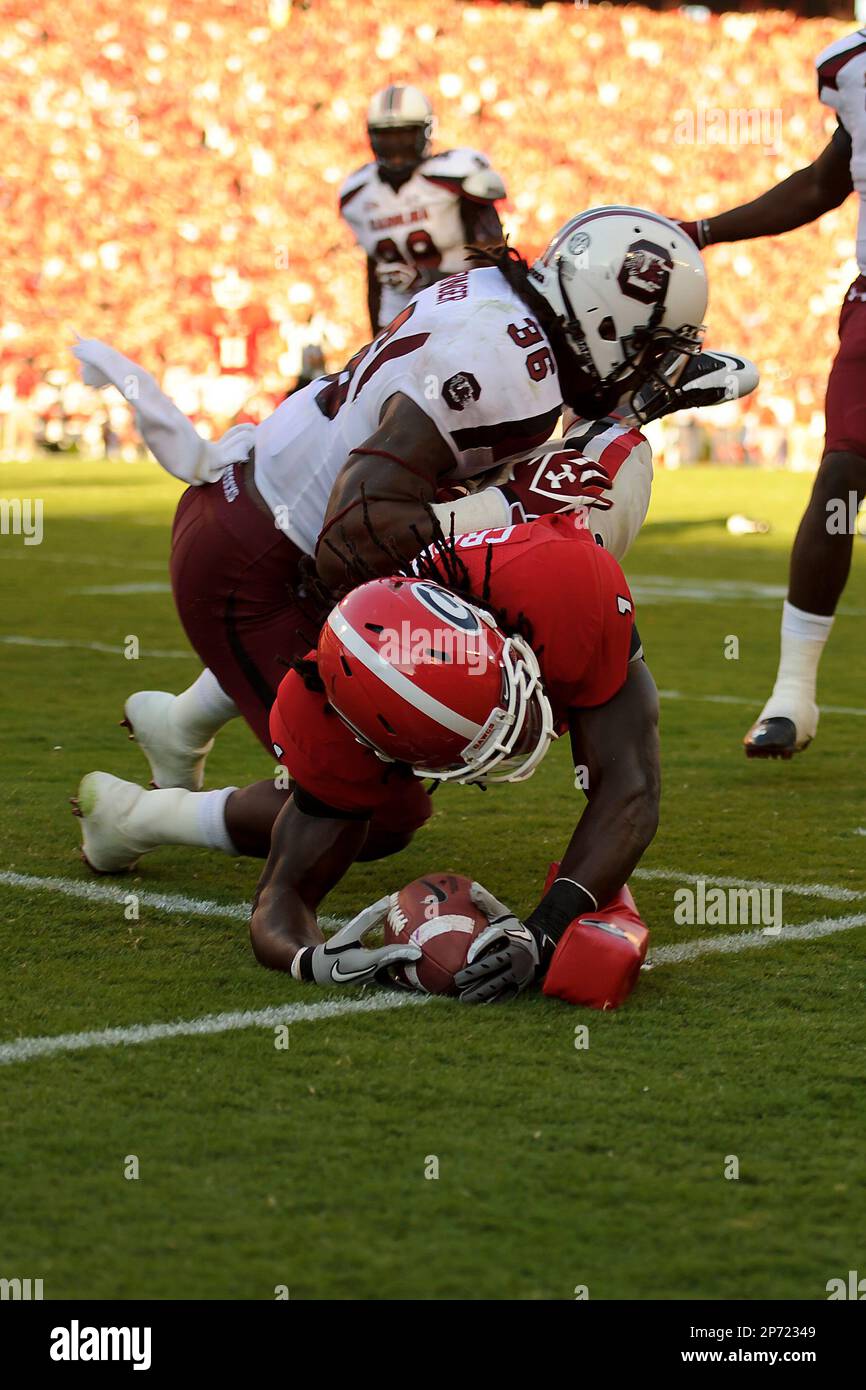 Georgia Bulldogs running back Isaiah Crowell (1) dives for a touchdown ...