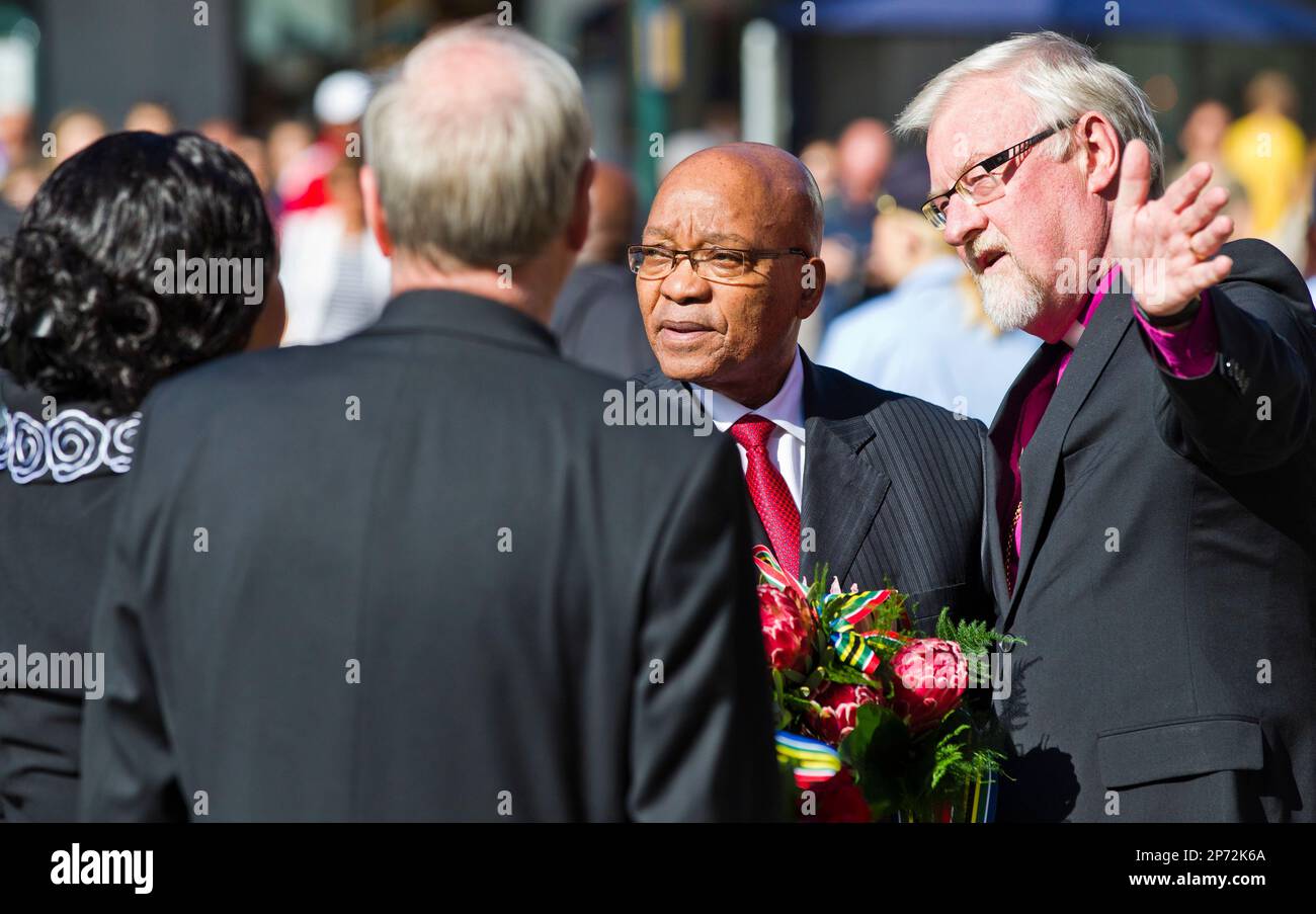 South Africa's President Jacob Zuma , centre, and his wife Tobeka are ...