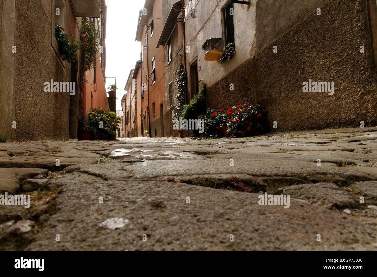 Medieval pathway hi-res stock photography and images - Alamy