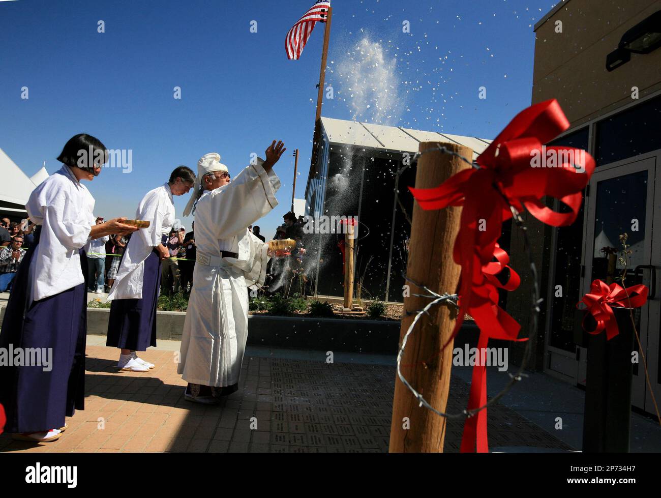 The Rev. Alfred Tsuyuki of the Konko Church of Los Angeles performs a ...