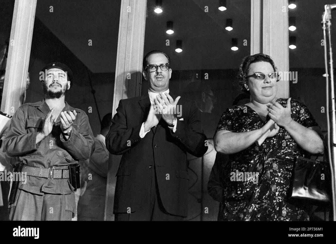 Cuban revolutionary hero Ernesto “Che” Guevara, left, Cuban President ...