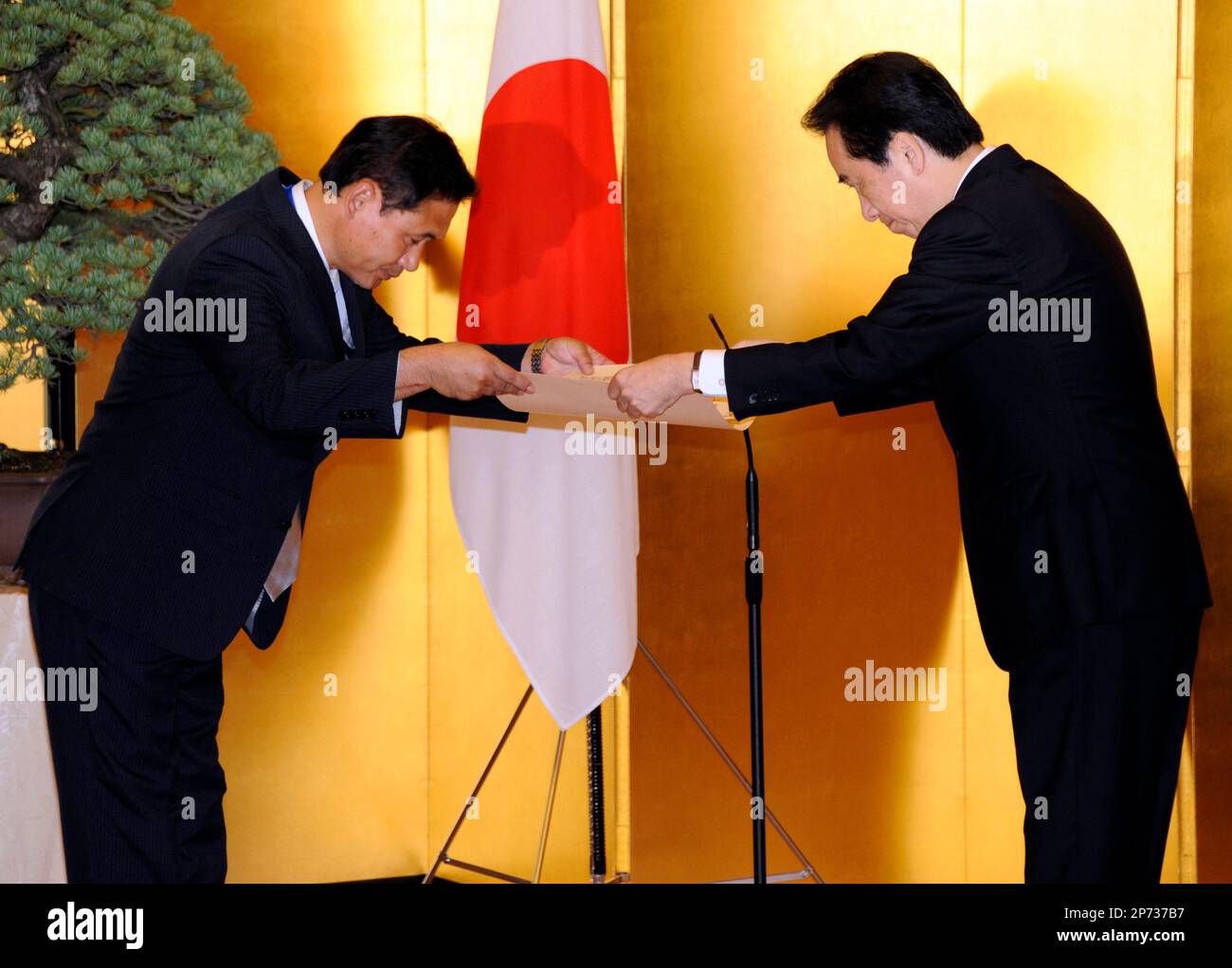 Japan national women's soccer team head coach Norio Sasaki, left ...