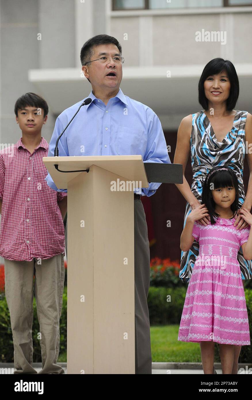 The new U.S. ambassador to China Gary Locke and his wife Mona Lee, son ...