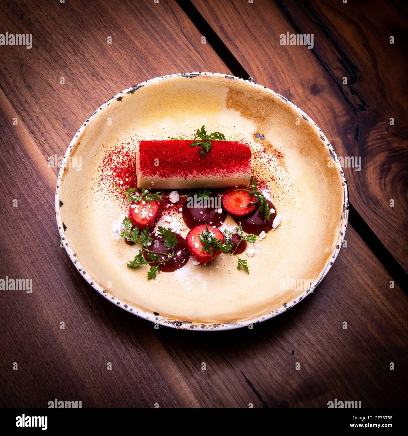 Served dishes hi-res stock photography and images - Alamy