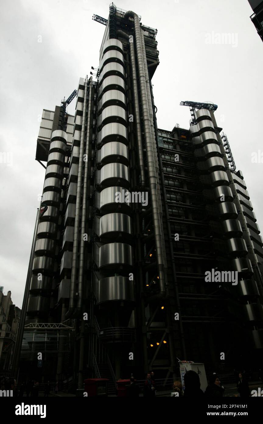 The Lloyds Buliding on Lime Street in the City of London. The current ...