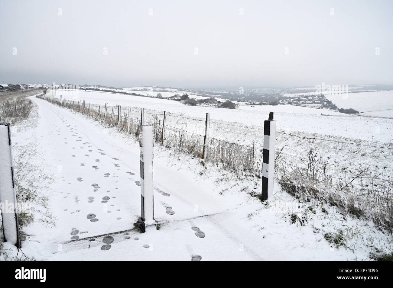 March snowing hi-res stock photography and images - Alamy