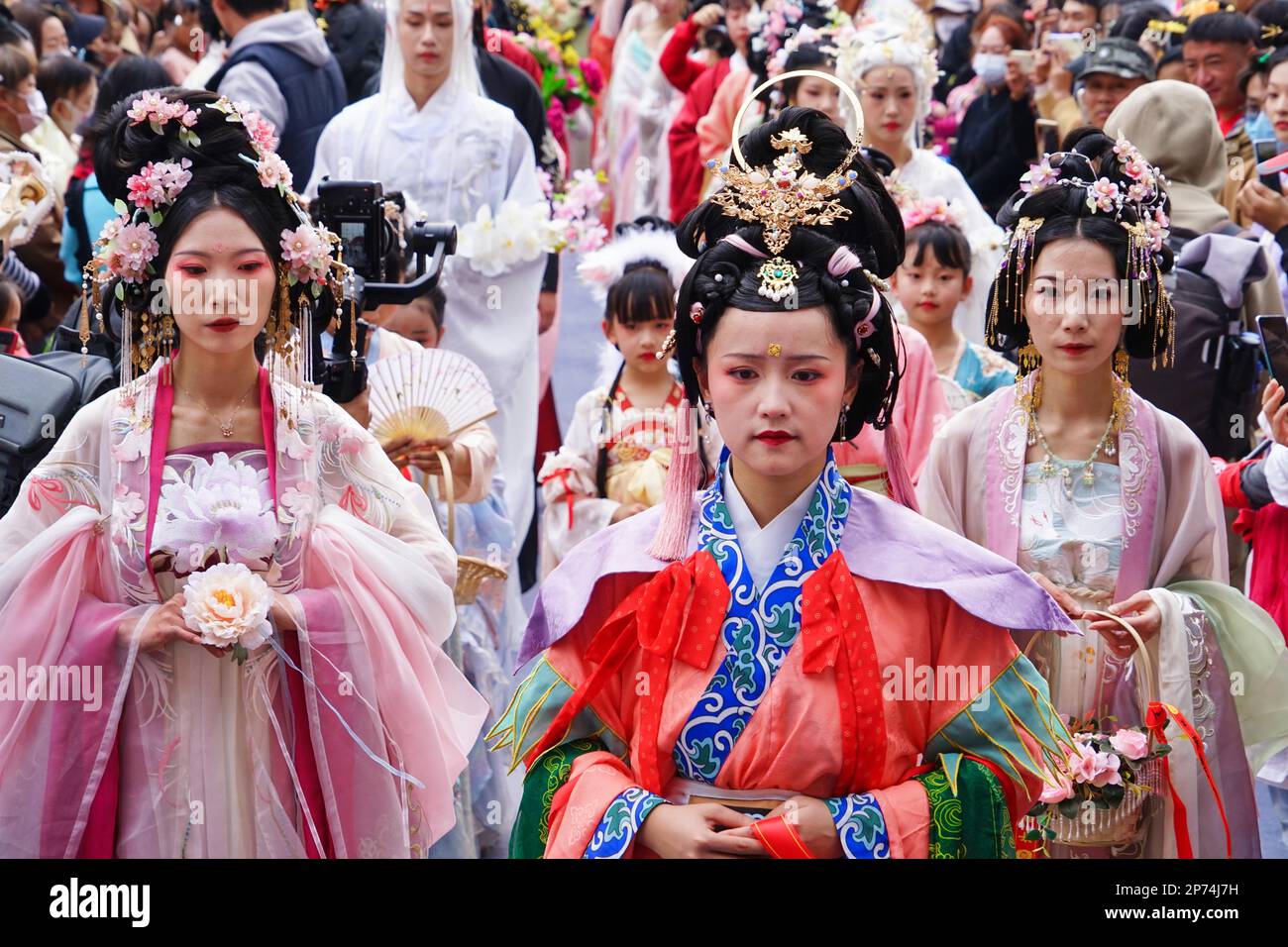 People wear hanfu at the 8th Flower Festival in Kunming City, southwest ...