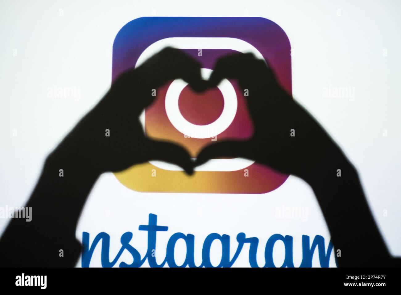 Instagram silhouette hi-res stock photography and images - Alamy