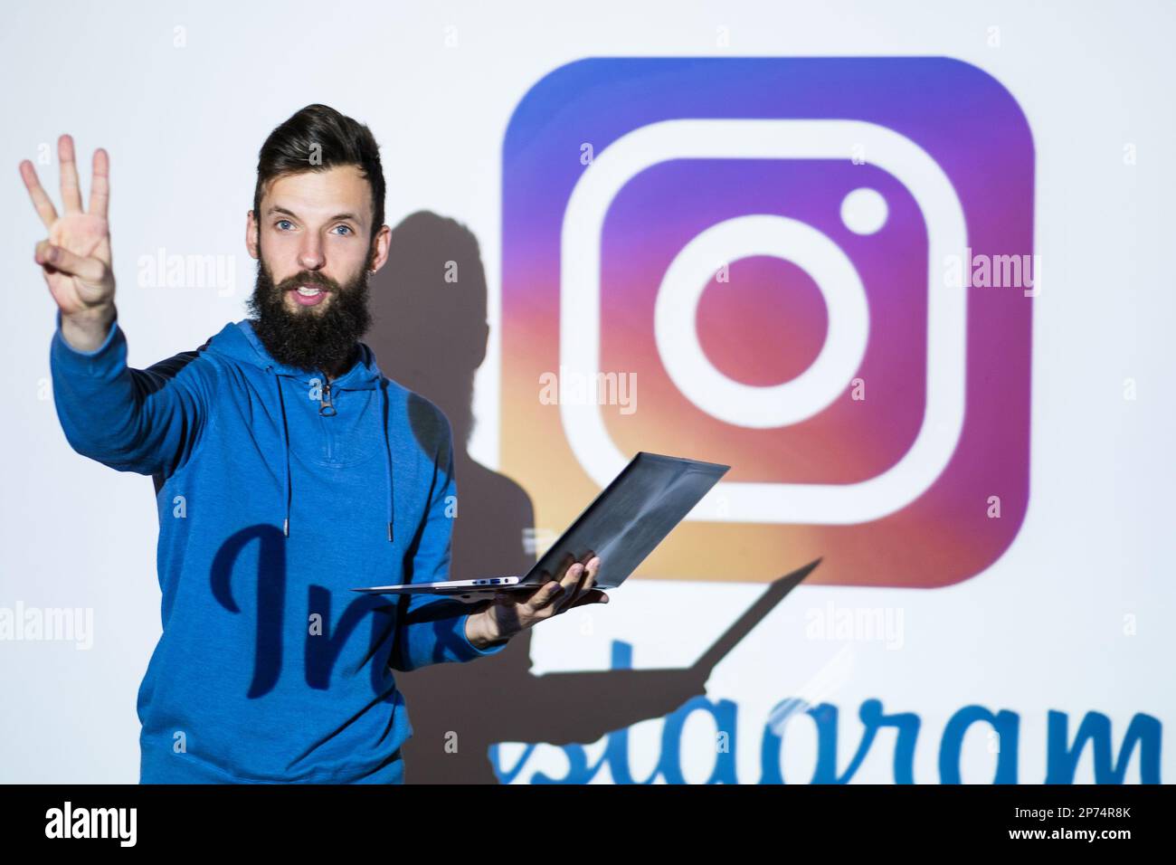 Popular instagram show hi-res stock photography and images - Alamy