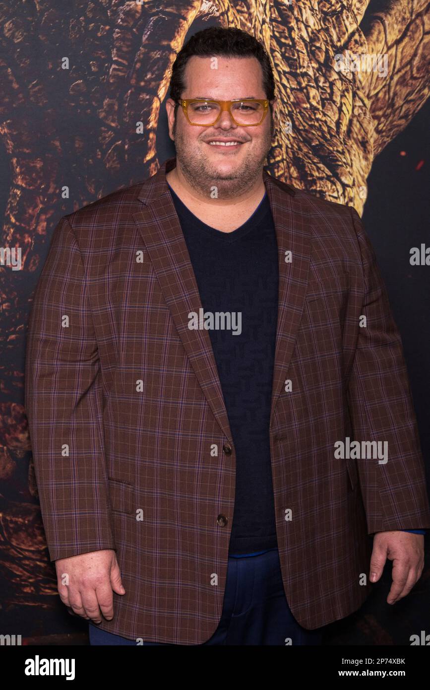 Josh Gad arrives at a For Your Consideration event for "House of the ...