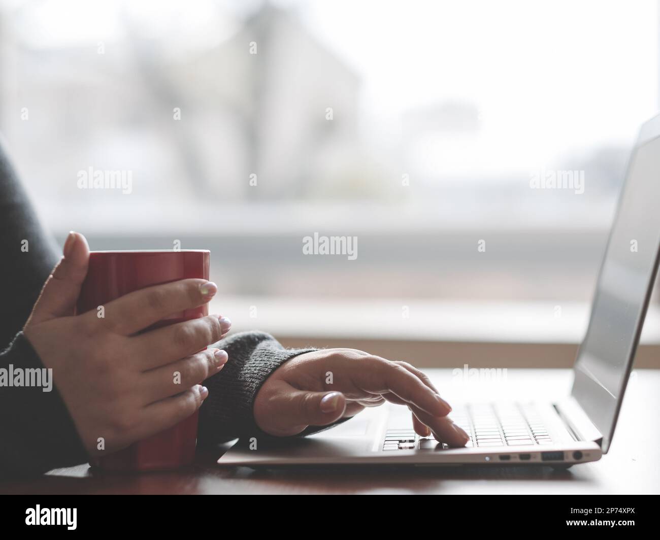 journalist writing article browse internet info Stock Photo - Alamy