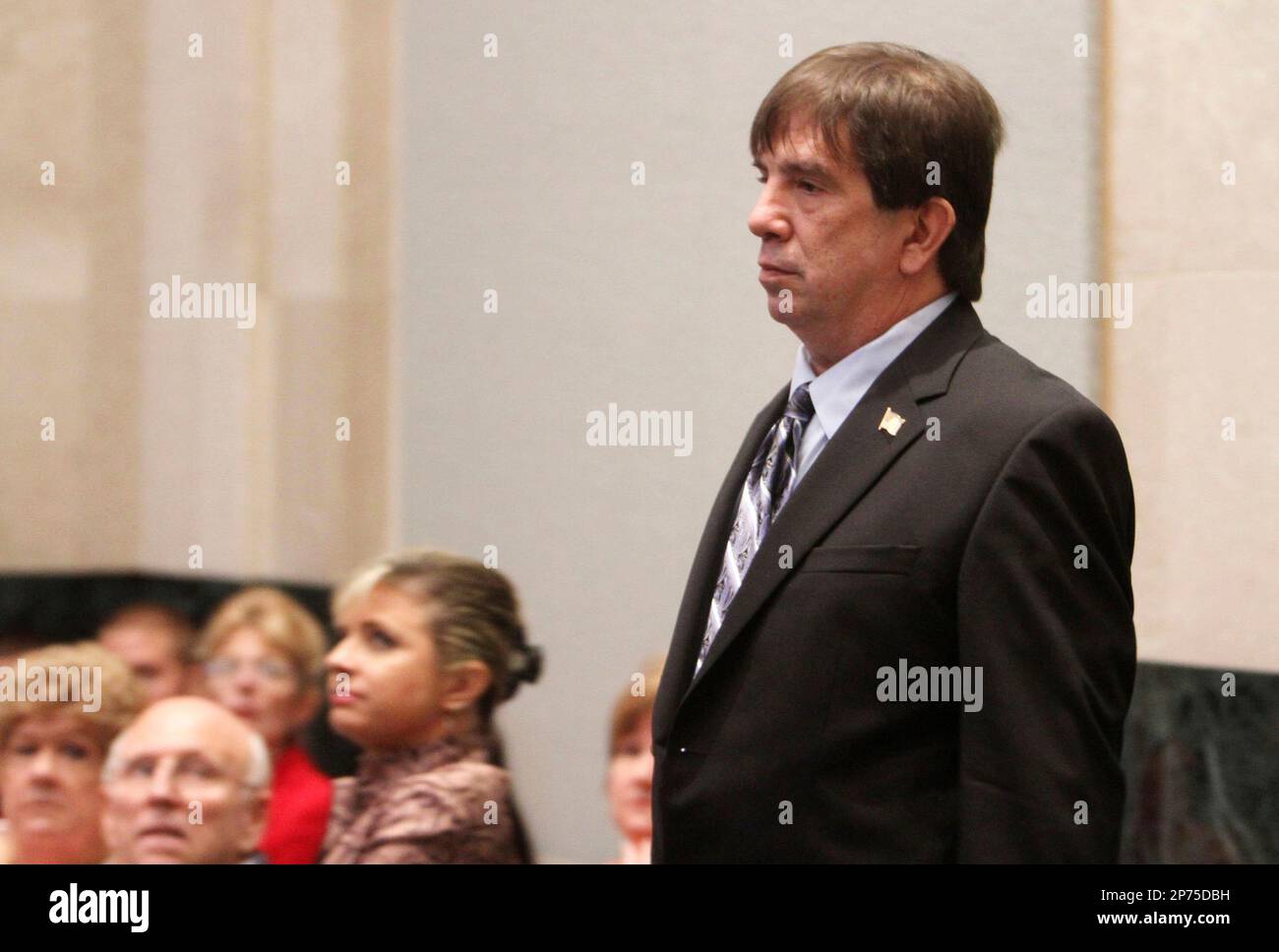 Roy Kronk enters the courtroom to testify in the Casey Anthony murder ...