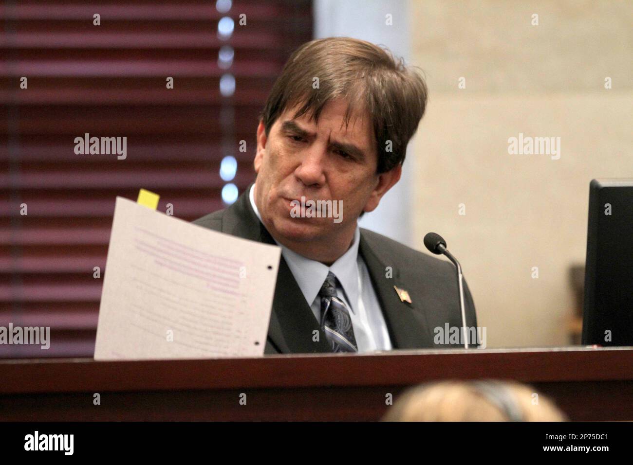 Roy Kronk, a meter reader for Orange County, testifies during the Casey ...