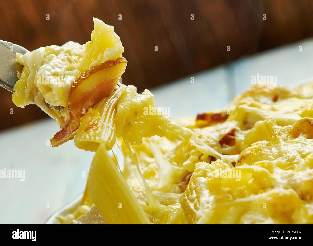 Makaronia tou Fournou - Cypriot version of pastitsio, the Greek oven ...