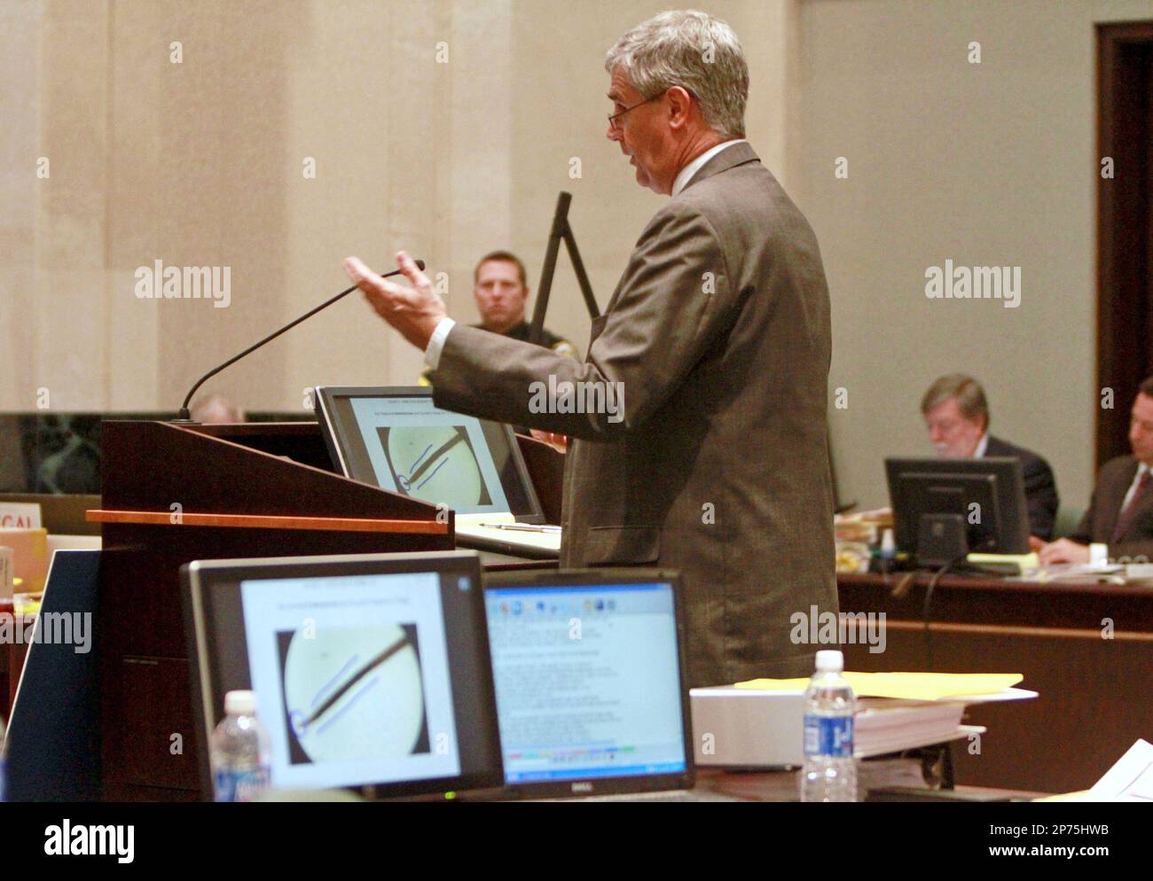 Assistant State Attorney Jeff Ashton cross examines a witness during ...